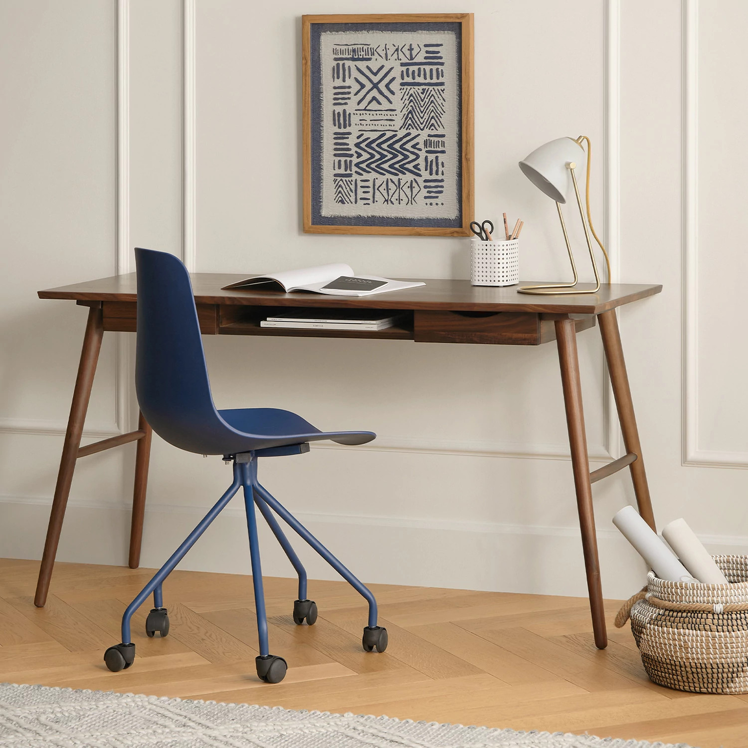 Culla Walnut Computer Desk w Drawers Article